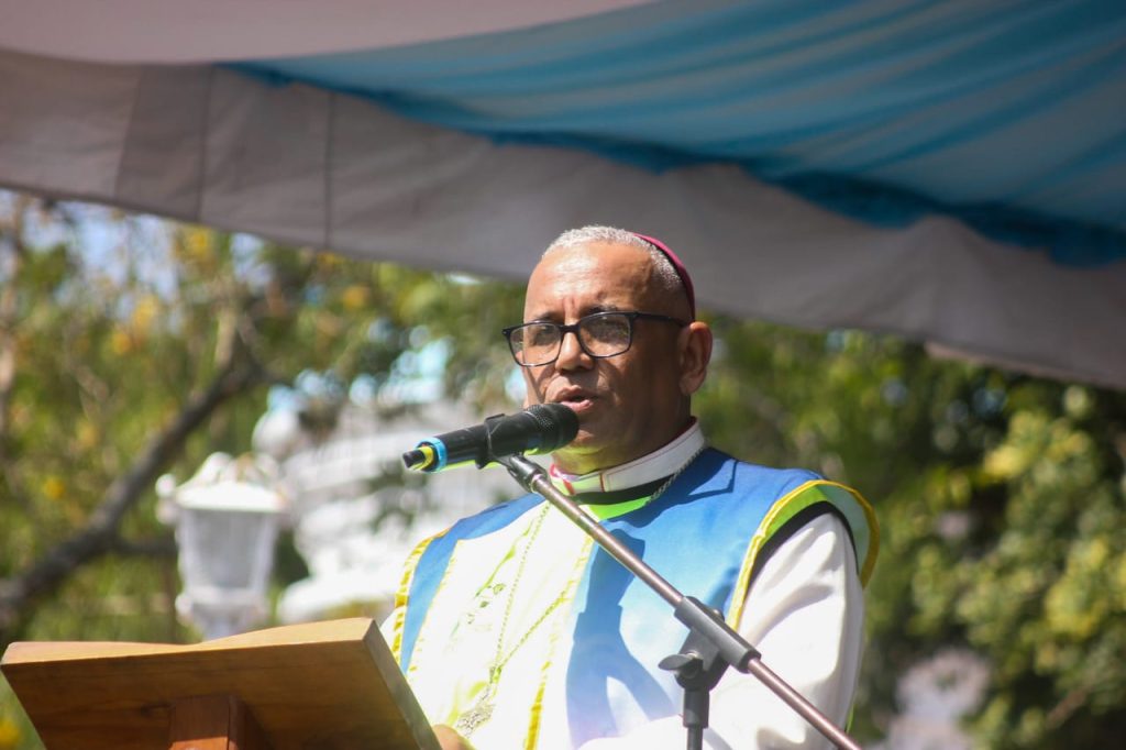 Monseñor Víctor Hugo Basabe, nuevo Arzobispo de la Arquidiócesis de ...